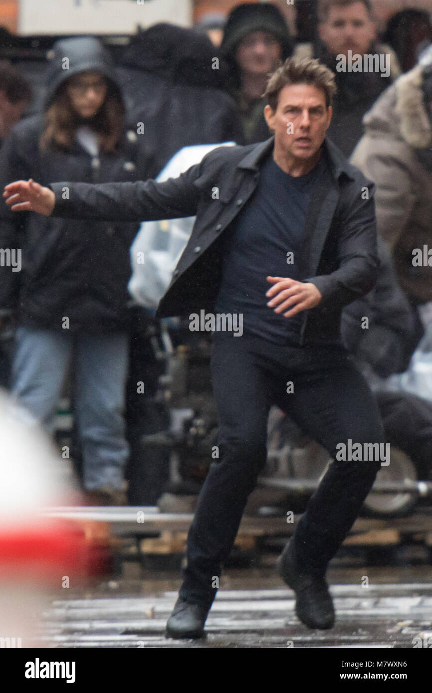 Tom cruise running hi-res stock photography and images - Alamy