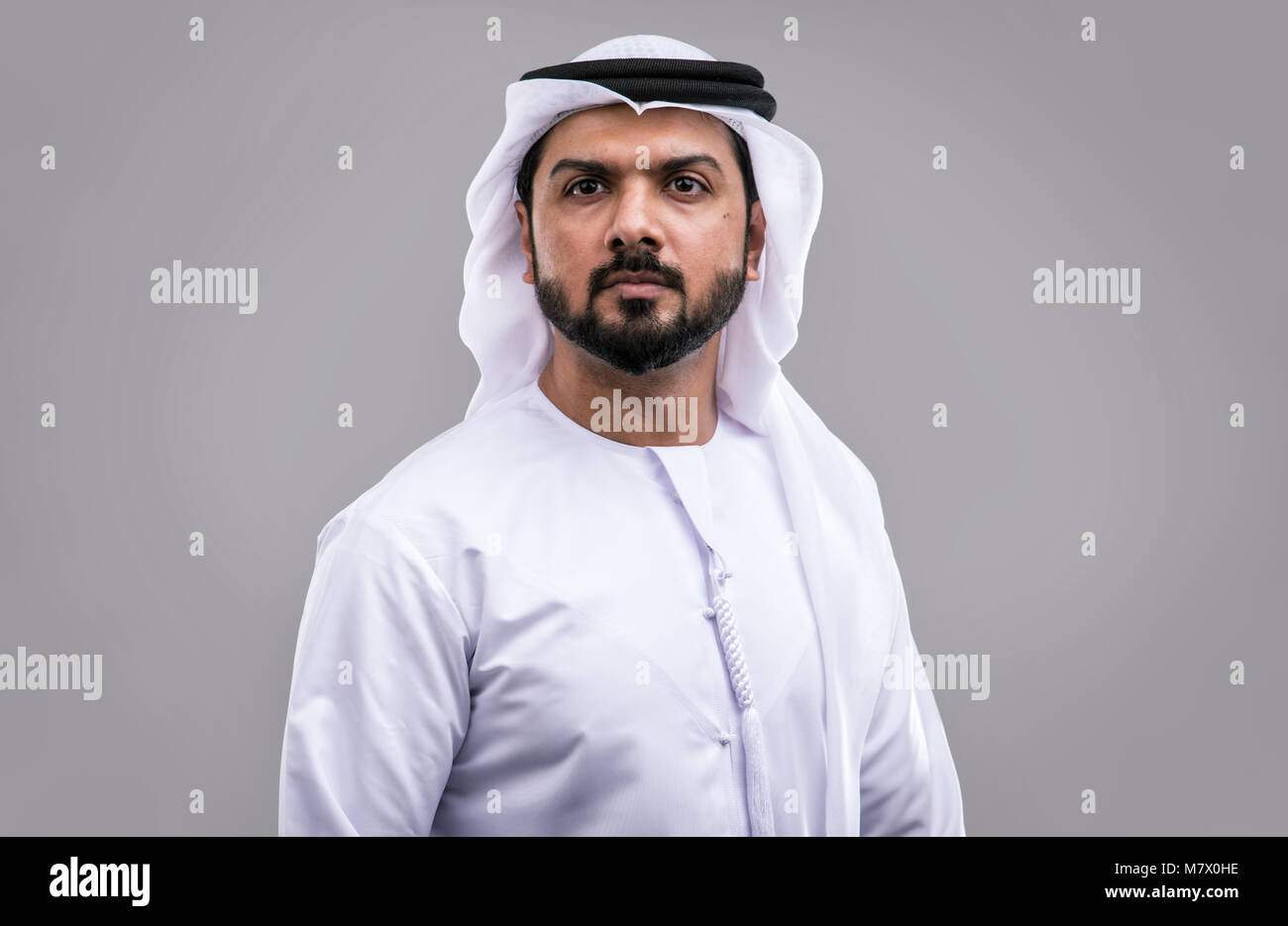 Arabian man with traditional clothes Stock Photo - Alamy