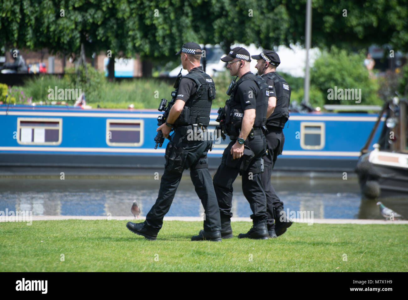 Armed Police Uk High Resolution Stock Photography and Images - Alamy