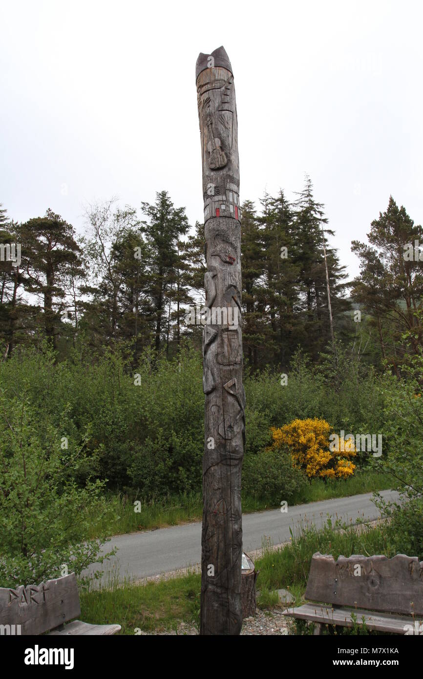 Totem Pole erected in 2009 to celebrate the 10th anniversary of ...