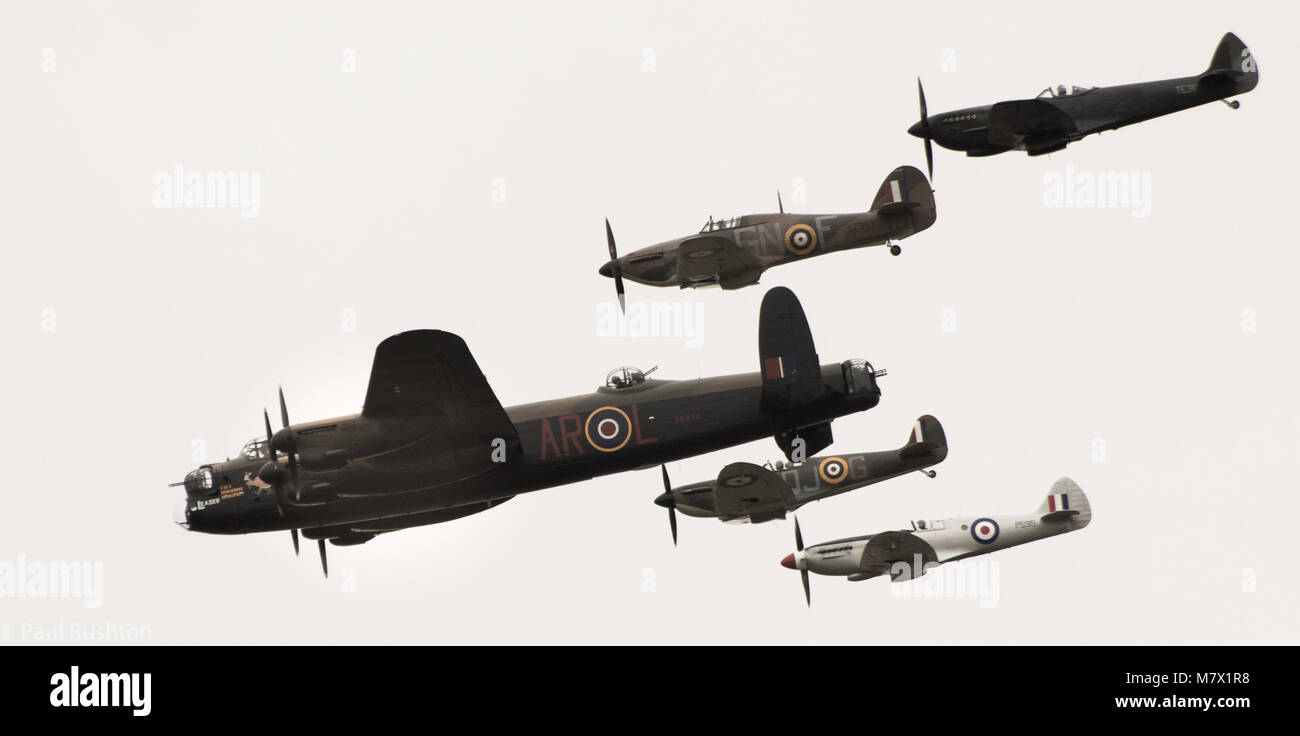 vintage second world war RAF aircraft flying in formation Stock Photo ...