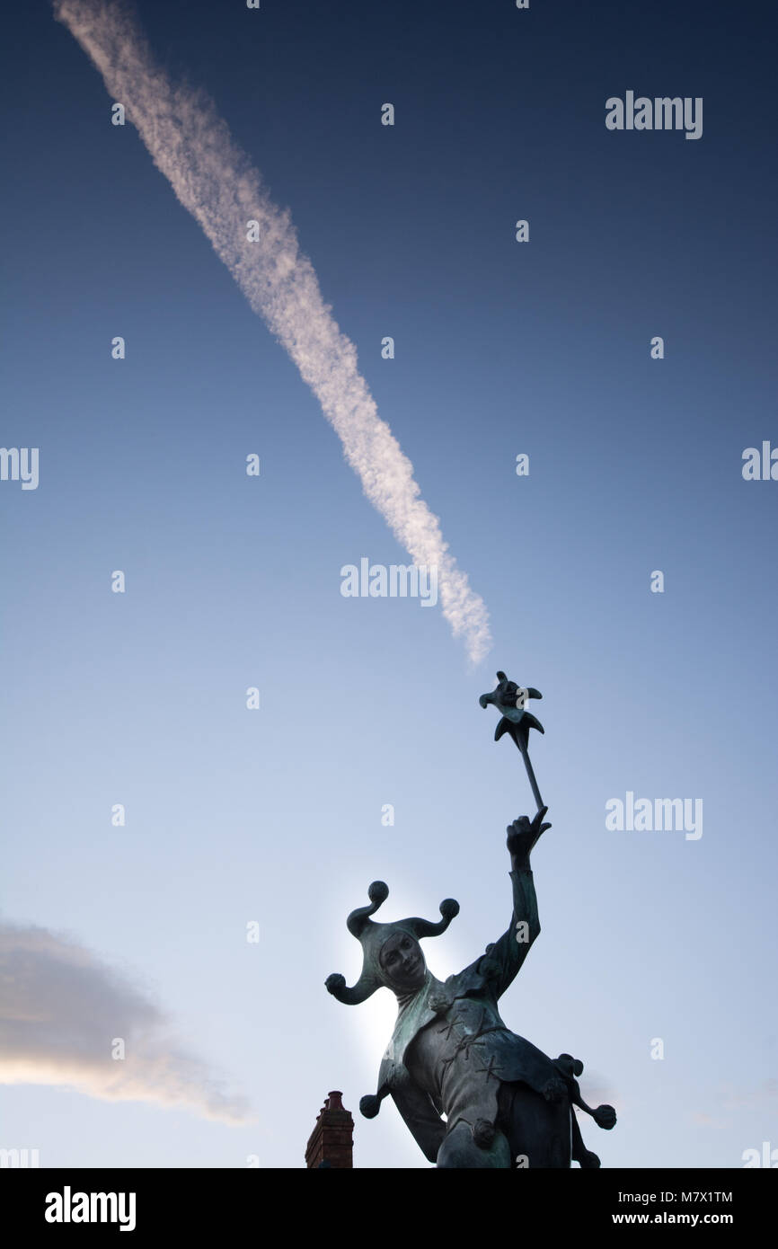 amusing jester appears to fire spell from magic want but its actually ...