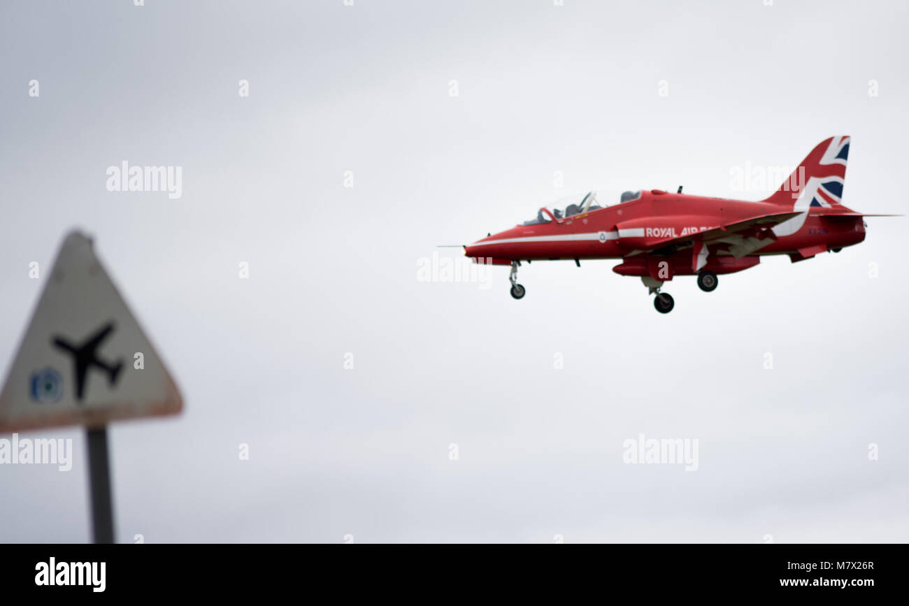 Airport warning sign red triangle hi-res stock photography and images ...