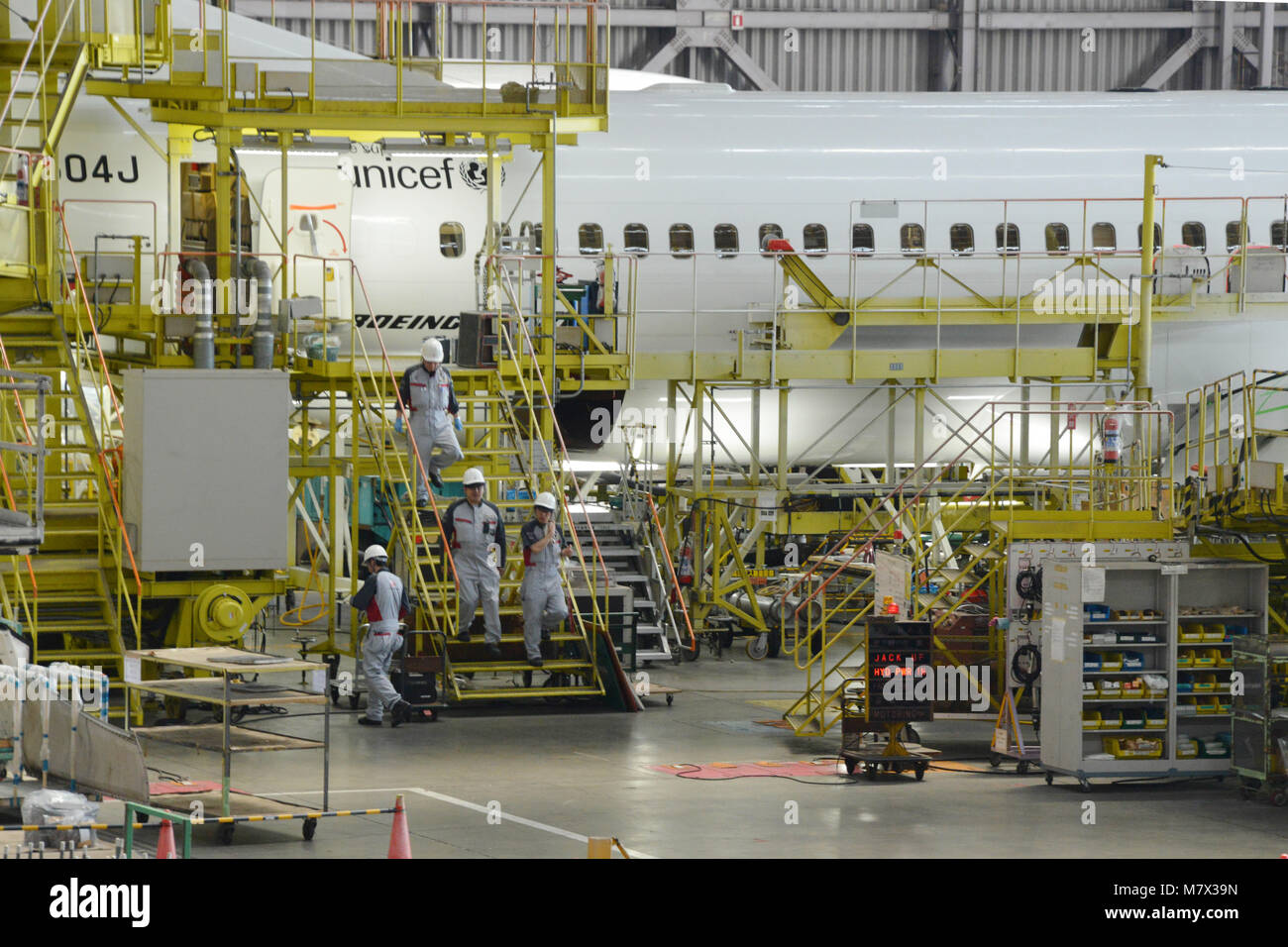Boeing 737 maintenance hi-res stock photography and images - Alamy