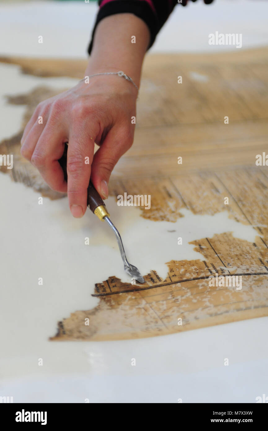 Loix-en-Re (western France): Atelier Quillet, bookbinding workshop ...