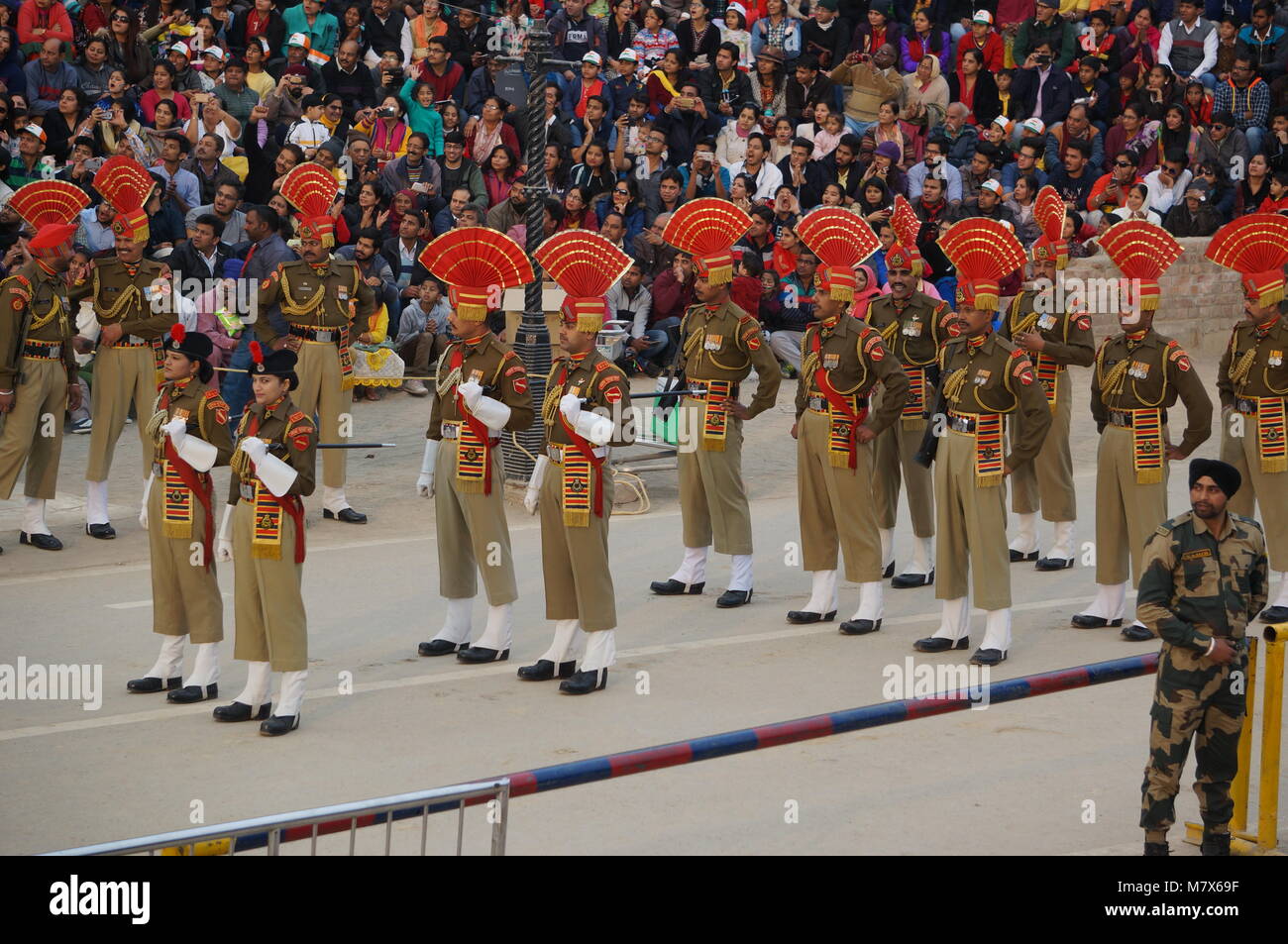 Pakistan army border hi-res stock photography and images - Alamy