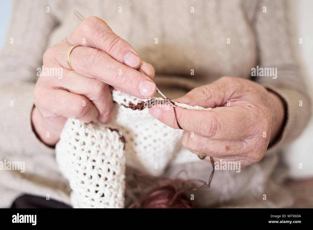 Woman crocheting hi-res stock photography and images - Alamy