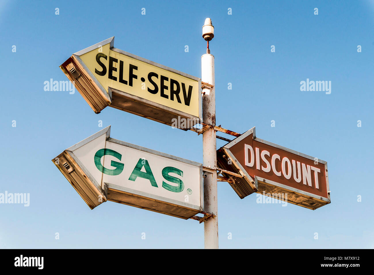 Three arrows road sign hi-res stock photography and images - Alamy