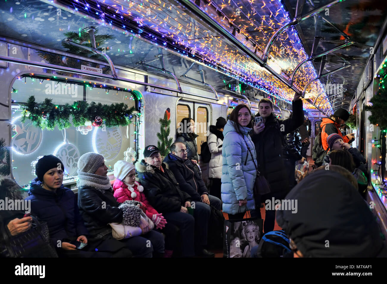 Christmas themed train hi-res stock photography and images - Alamy