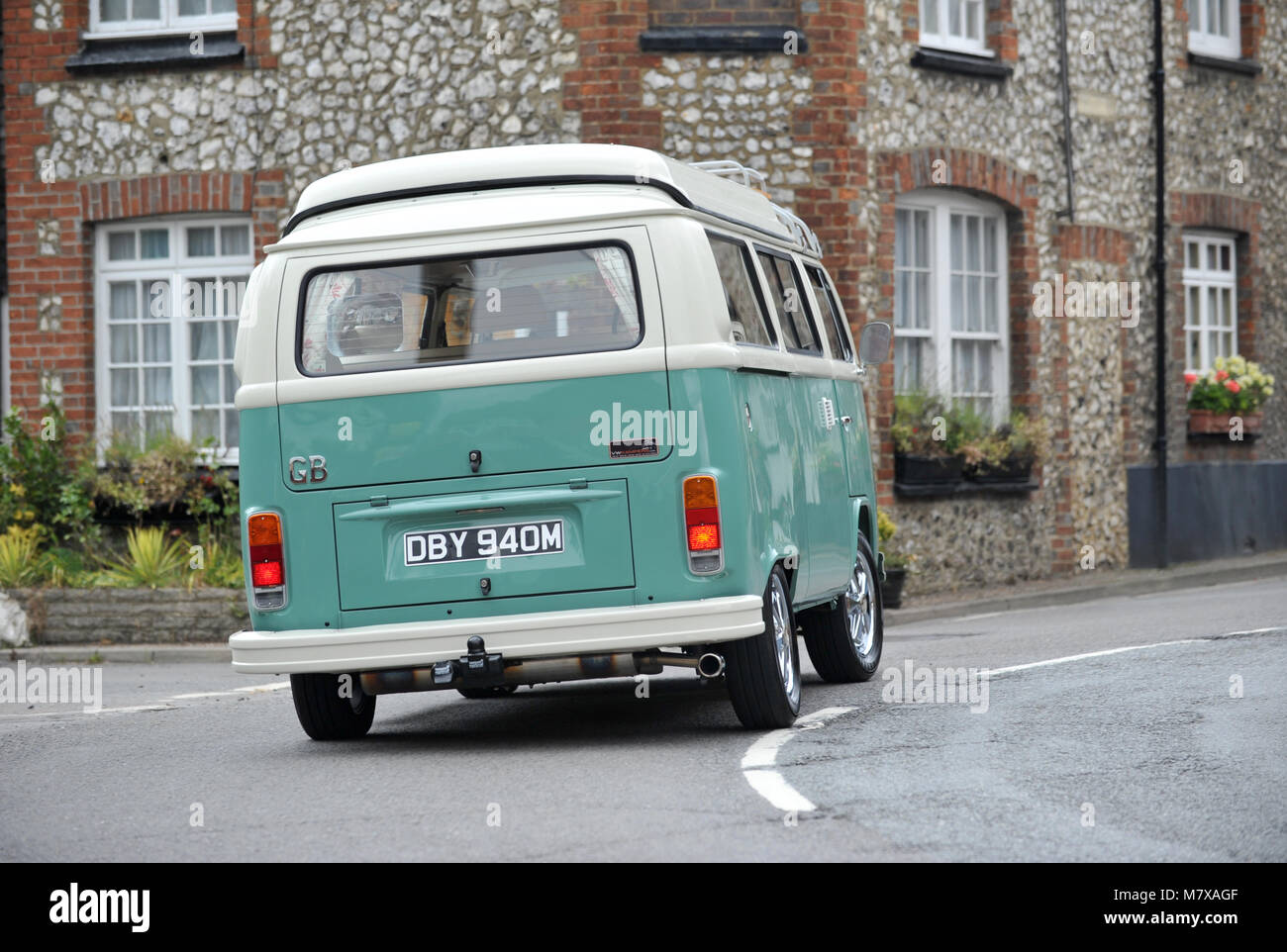 Vw t2 hi-res stock photography and images - Alamy