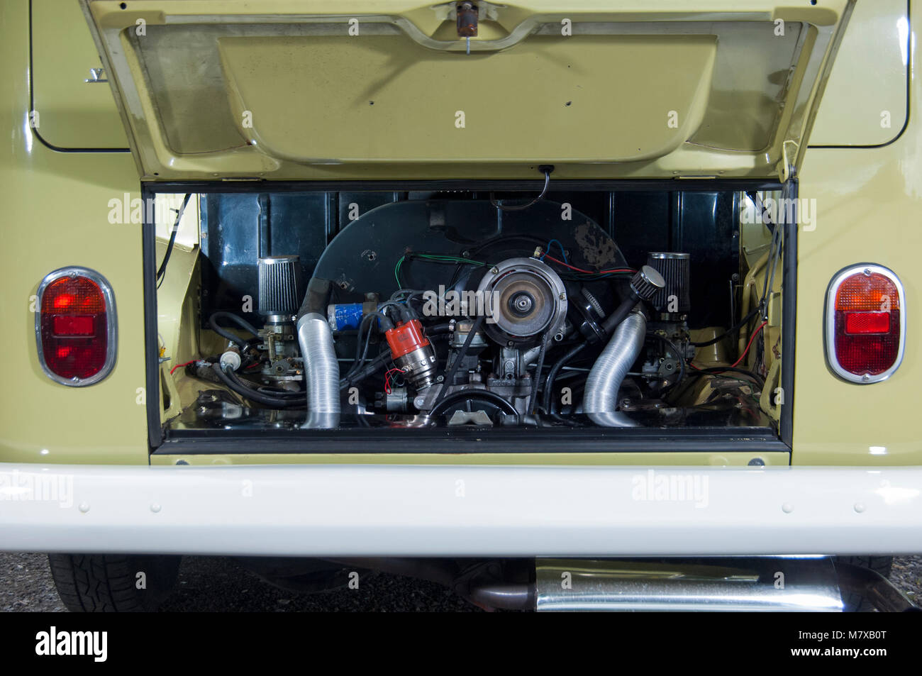 Vw t2 1972 bay window camper hi-res stock photography and images - Alamy