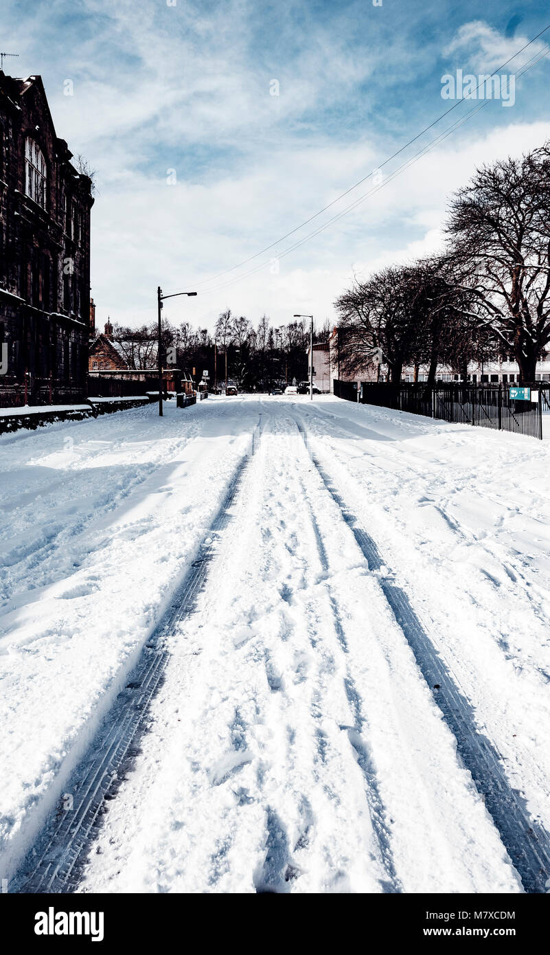 Scottish street snow hi-res stock photography and images - Alamy