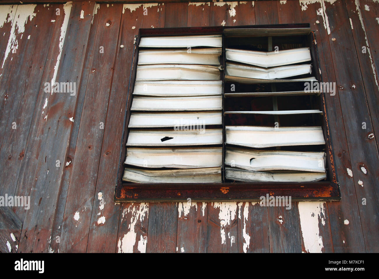 White louvered shutter hi-res stock photography and images - Alamy