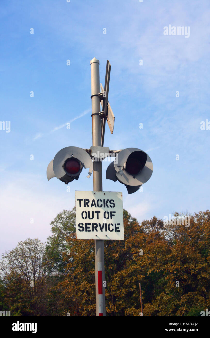 Railroad tracks out service hi-res stock photography and images - Alamy