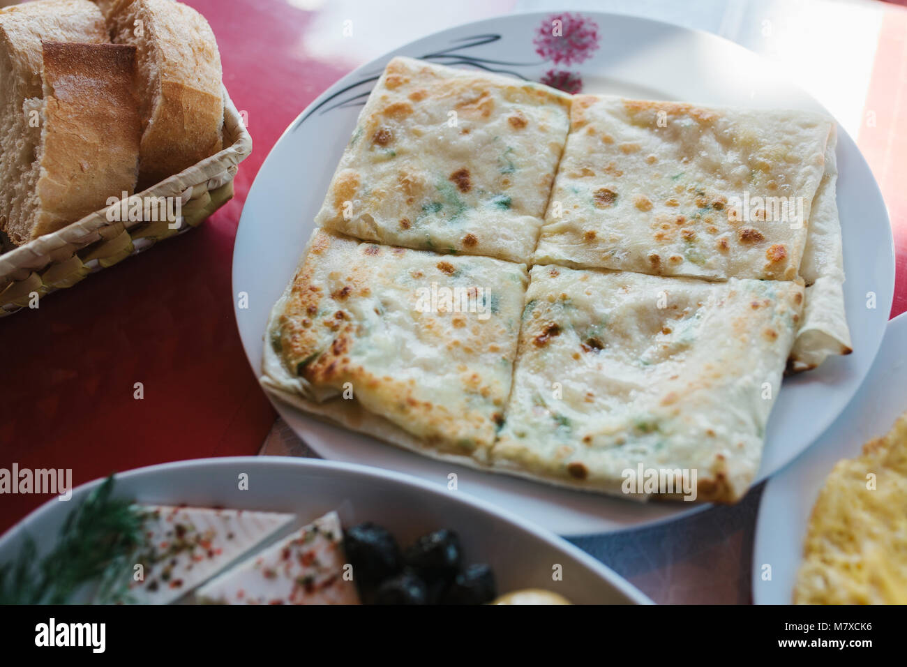 Cake divided hi-res stock photography and images - Alamy