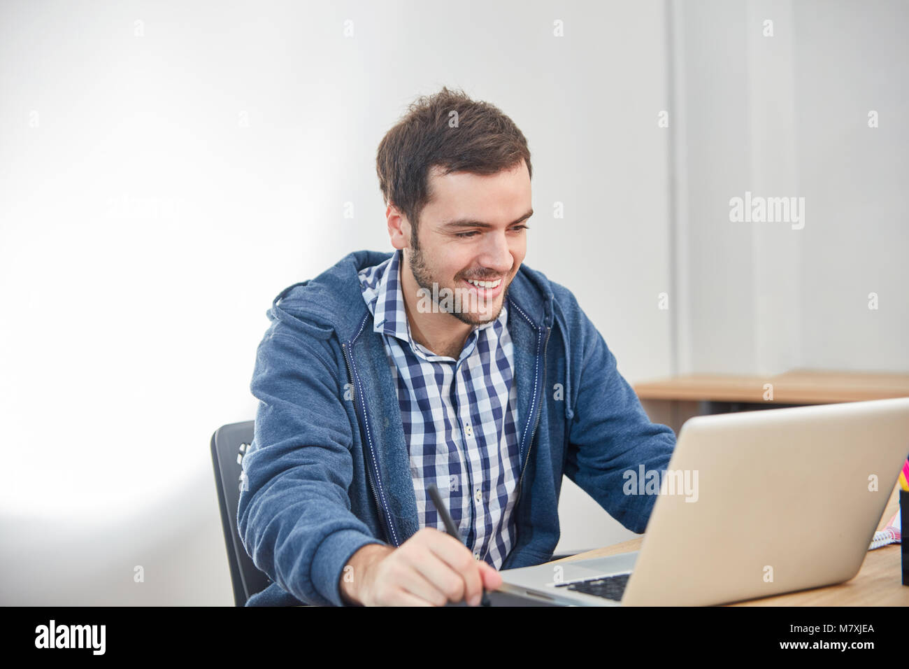 Computer scientist hi-res stock photography and images - Alamy