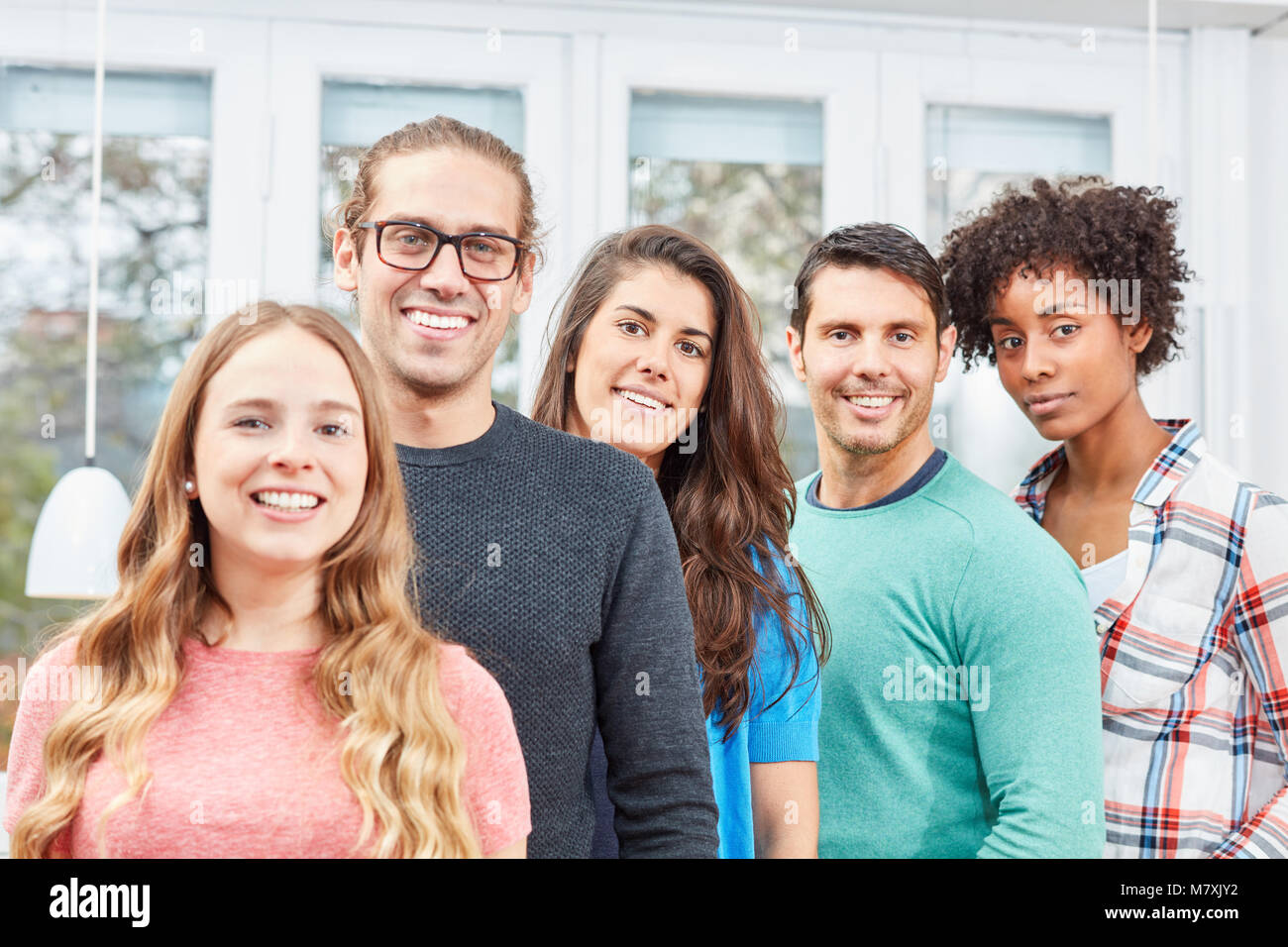 Multicultural office hi-res stock photography and images - Alamy