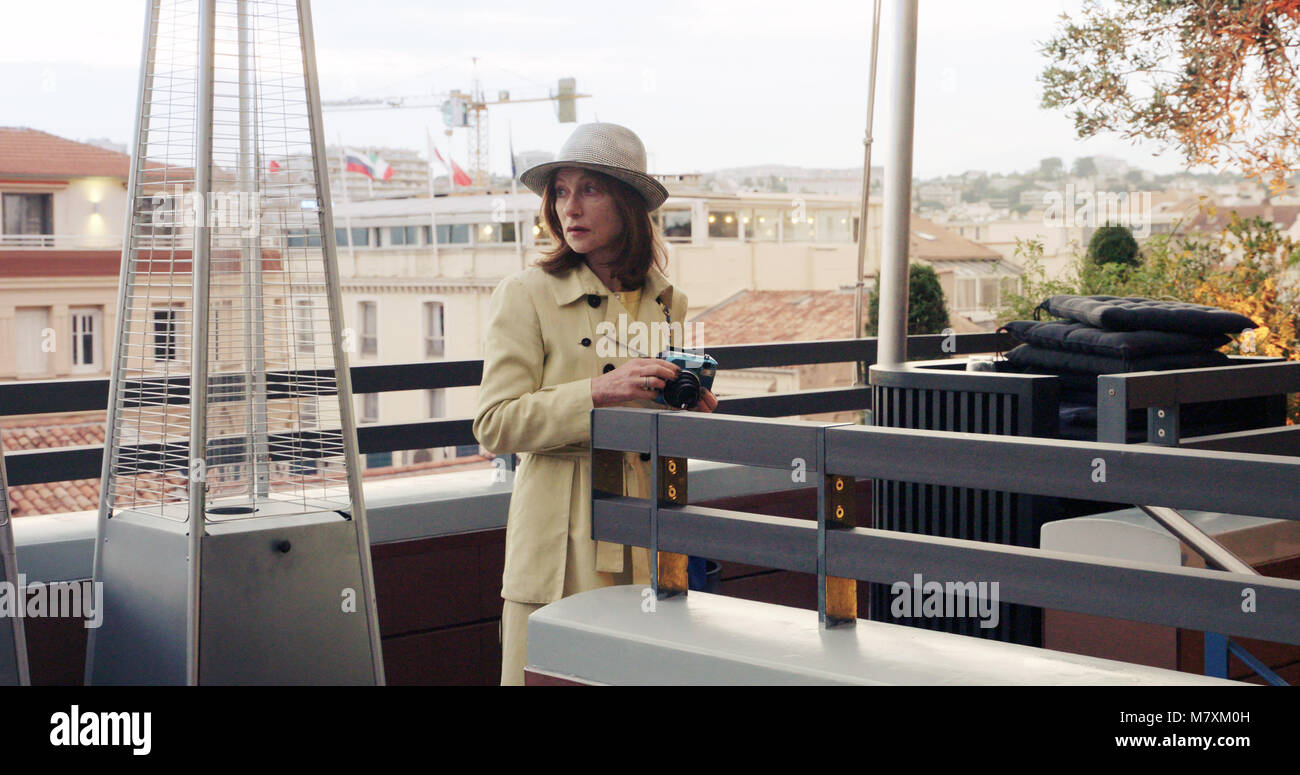 CLAIRE'S CAMERA, (aka LA CAMERA DE CLAIRE), Isabelle Huppert, 2017 ...