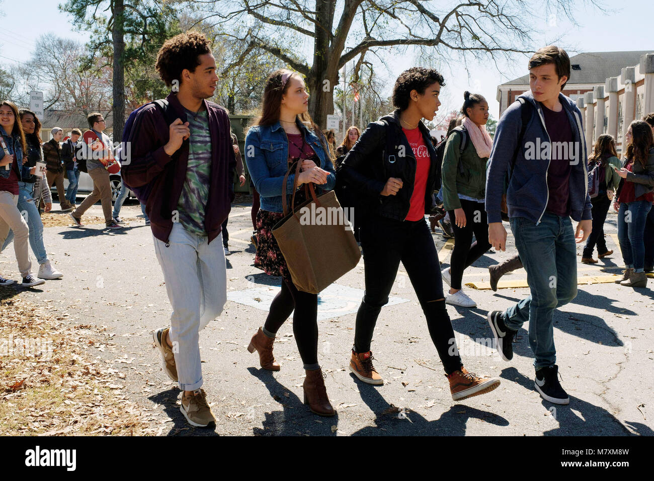 LOVE, SIMON, from left: Jorge Lendeborg Jr., Katherine Langford ...