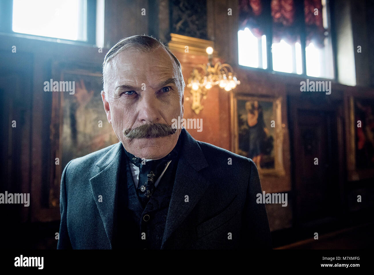 THE ALIENIST, Ted Levine in 'Many Sainted Men' (Season 1, Episode 7 ...