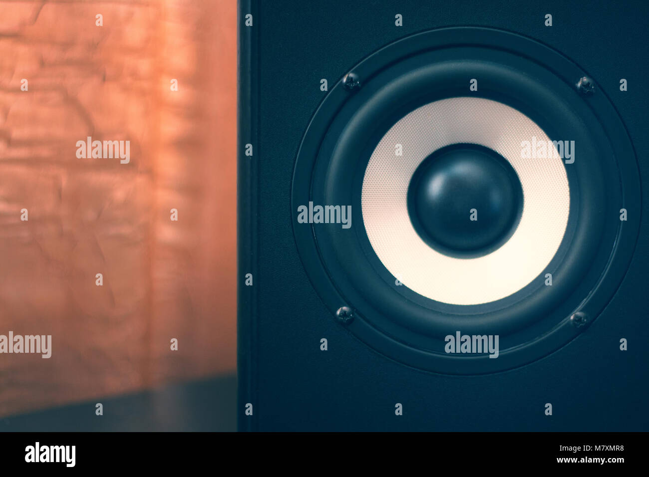 Sound column hi-res stock photography and images - Alamy