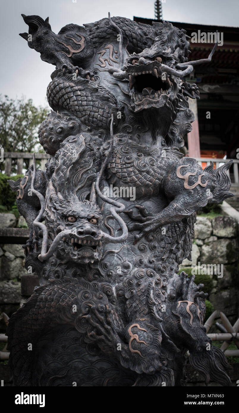 Dragon bronze statue ancient hi-res stock photography and images - Alamy