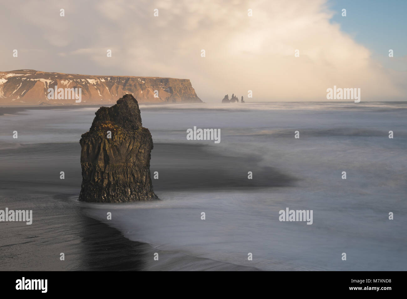 Basalt sea stacks hi-res stock photography and images - Alamy