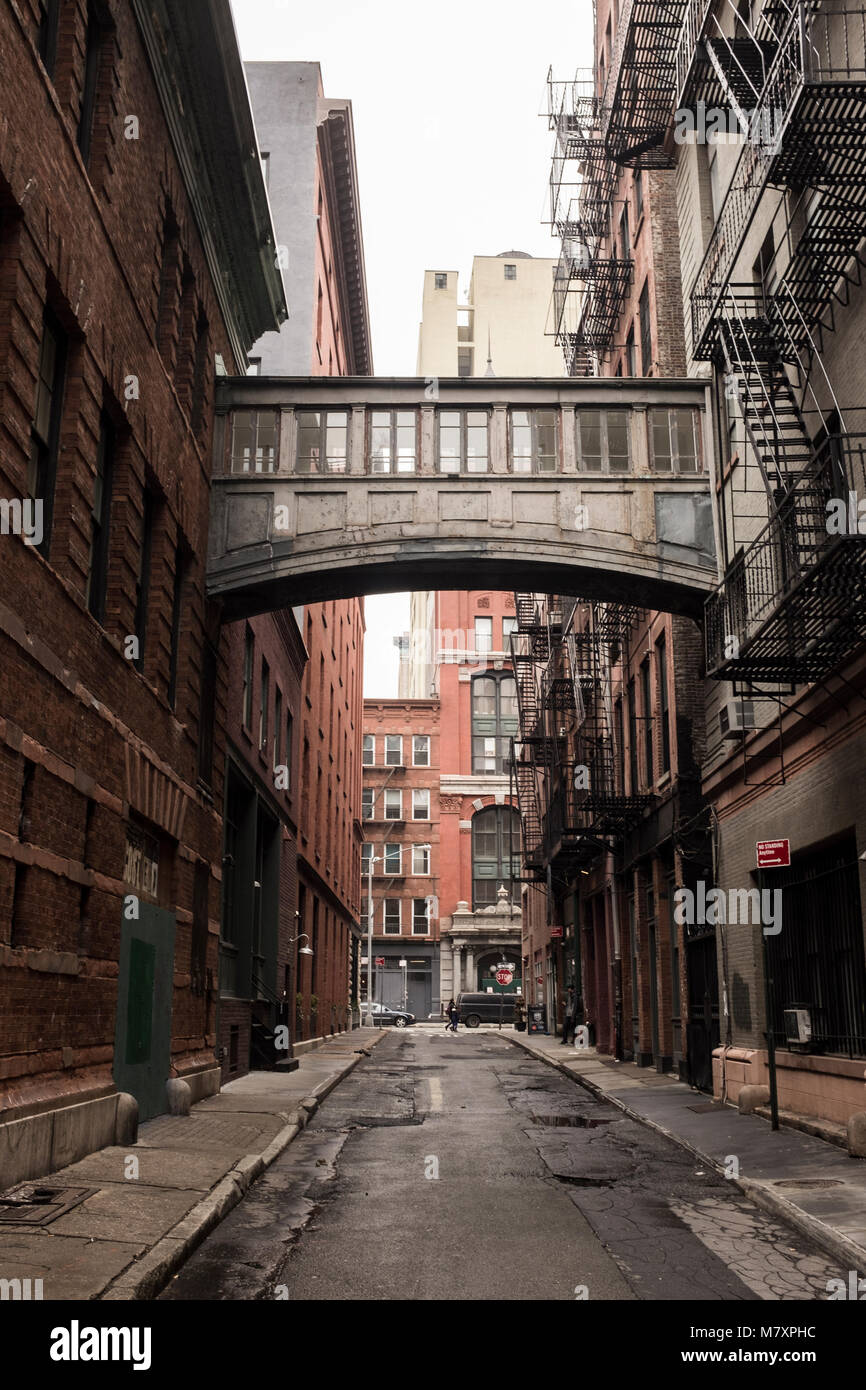Fire escape bridge hi-res stock photography and images - Alamy