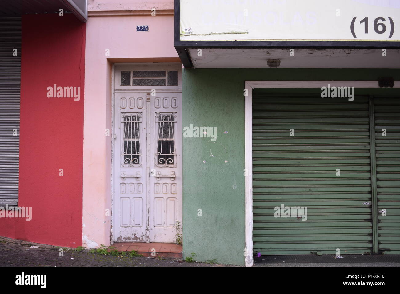 Metal storefront hi-res stock photography and images - Alamy