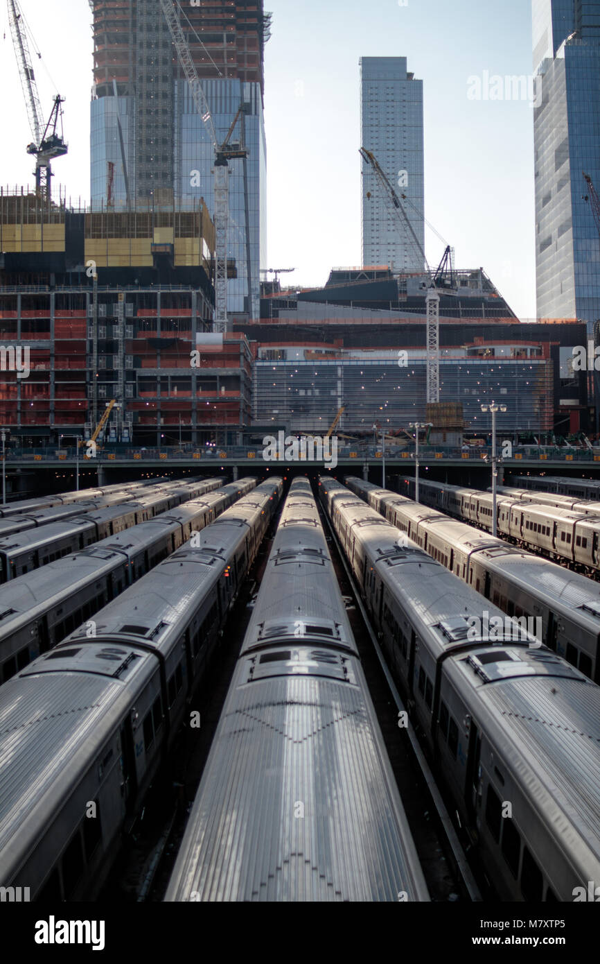 Hudson yards subway trains hi-res stock photography and images - Alamy