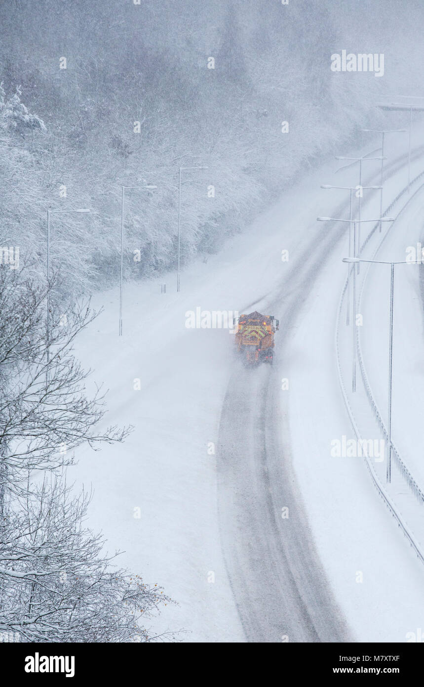 Grit lorry hi-res stock photography and images - Alamy