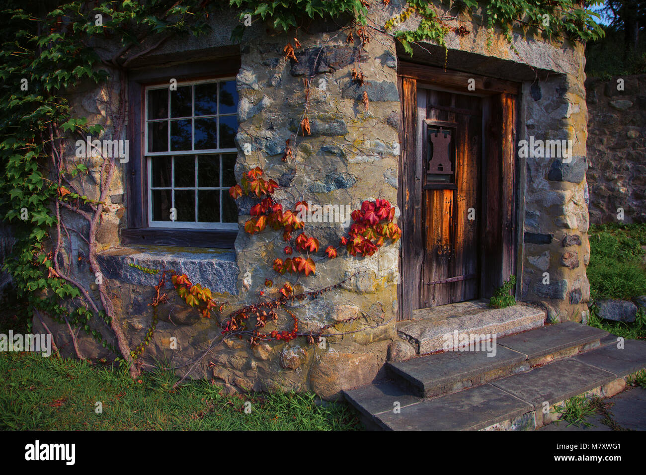Fieldstone house hi-res stock photography and images - Alamy