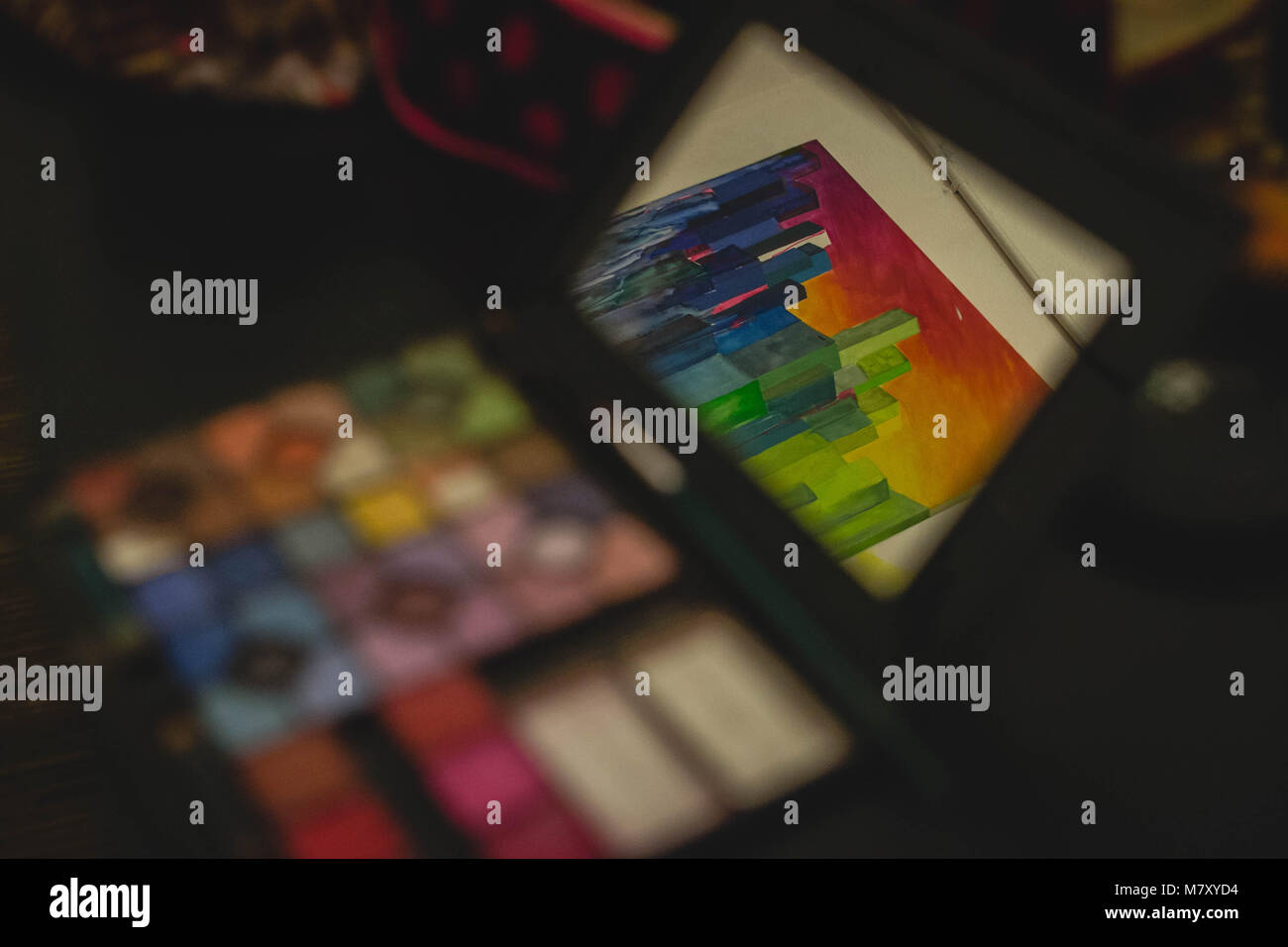 Mirror paint hi-res stock photography and images - Alamy