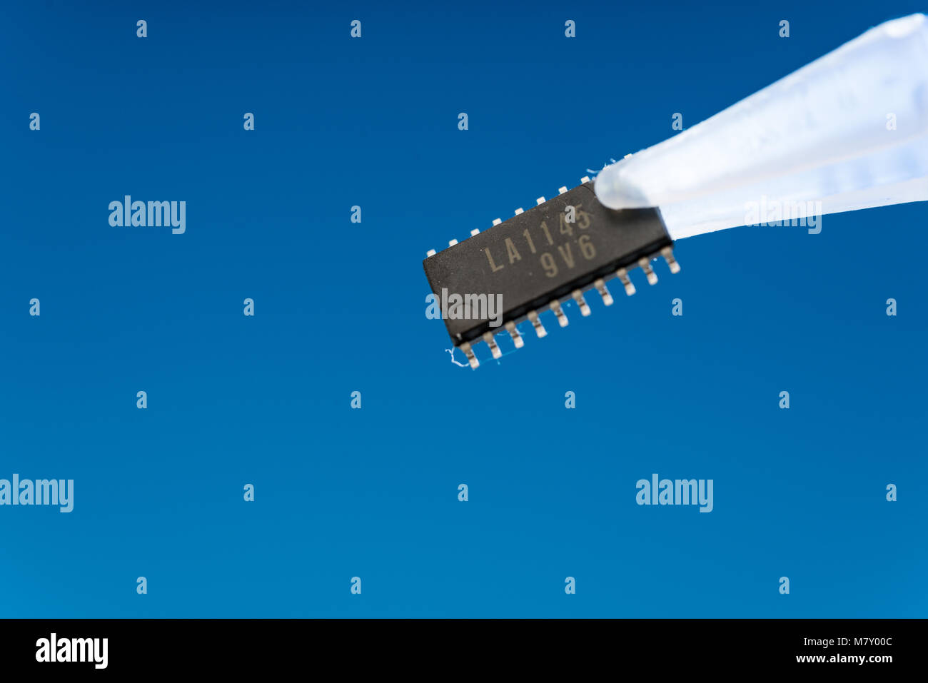 Cpu chip tweezers hi-res stock photography and images - Alamy