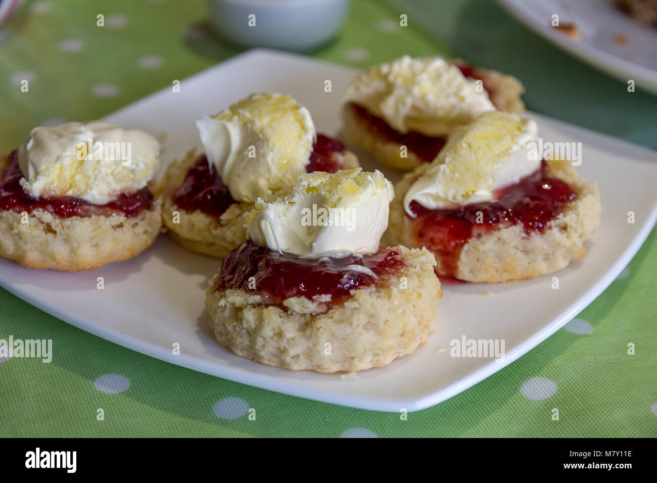 Cornish cream tea scones. Traditionally cream tea scones in Cornwall ...