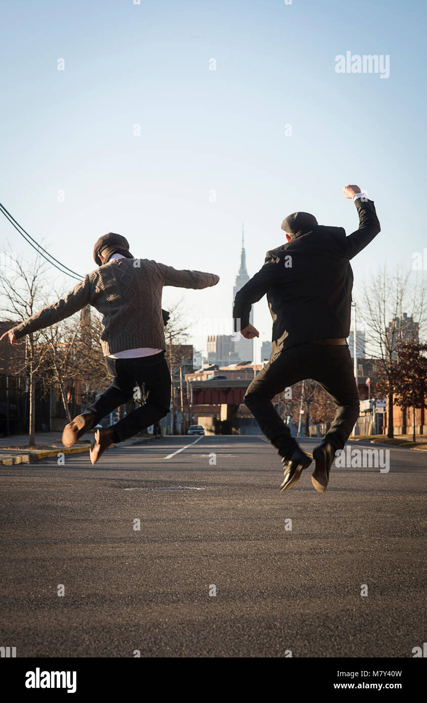 Camaraderie friendship hi-res stock photography and images - Alamy