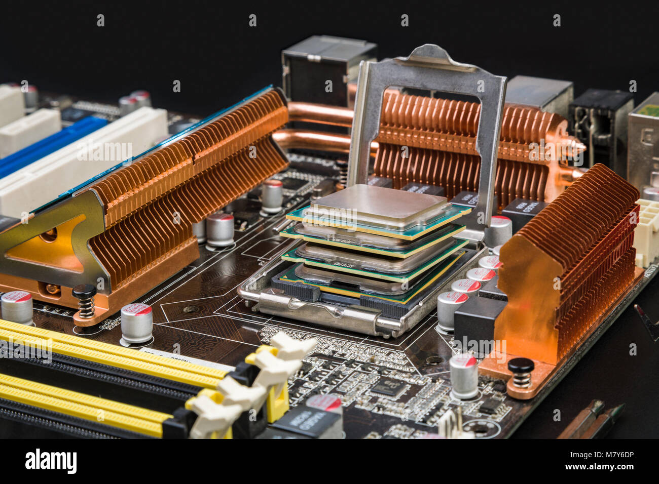 New cpu on motherboard hi-res stock photography and images - Alamy