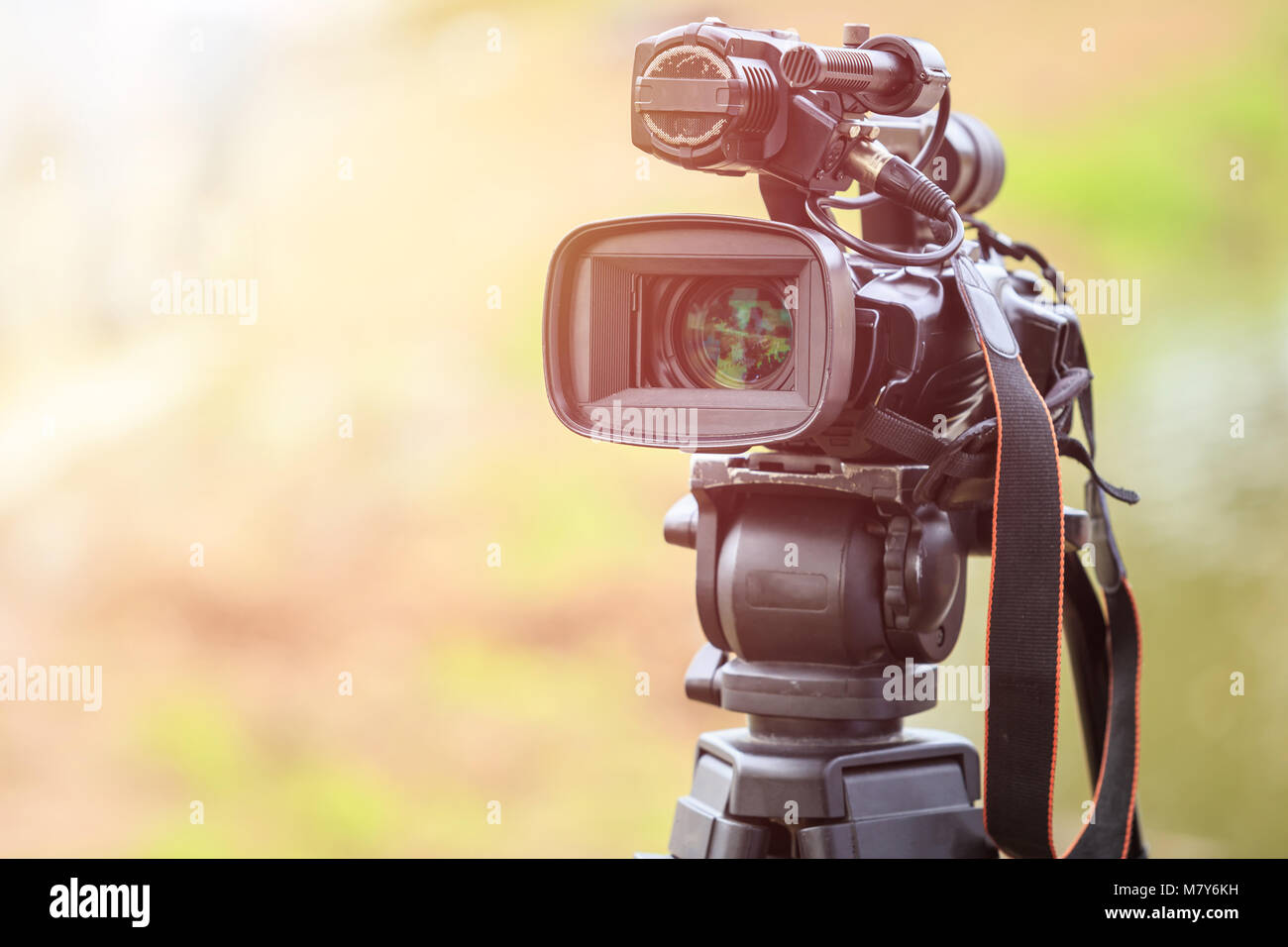 Cinema director camera hi-res stock photography and images - Alamy