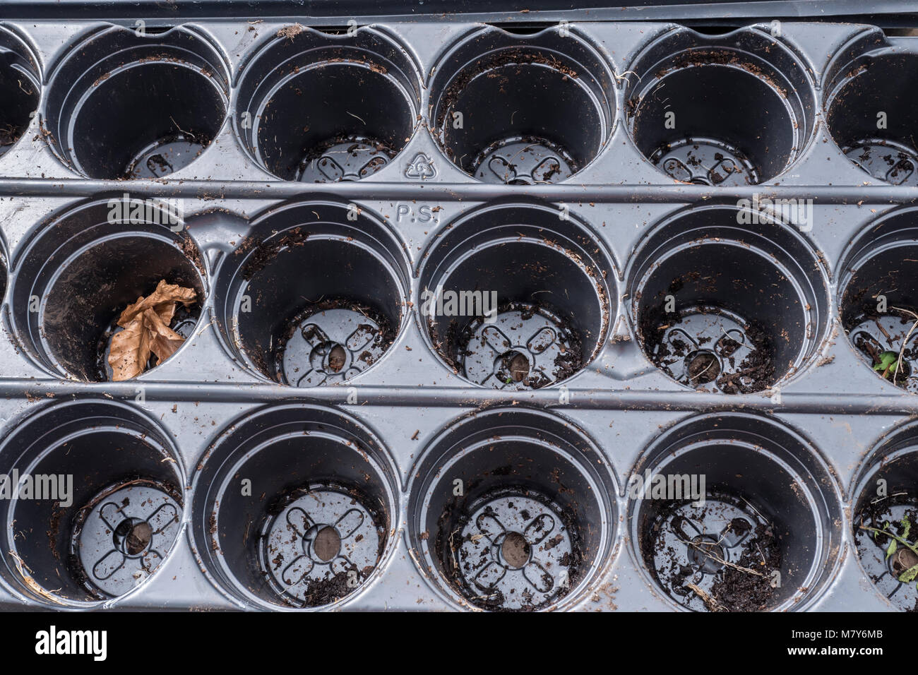 Empty gardens hi-res stock photography and images - Alamy