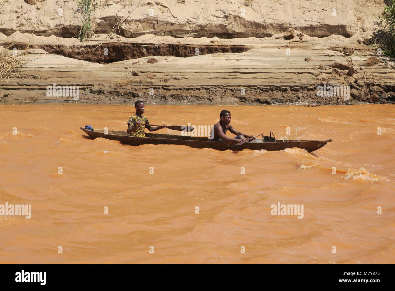 Pirogue, dugout, canoe on Tsiribihina river, Madagascar Stock Photo - Alamy