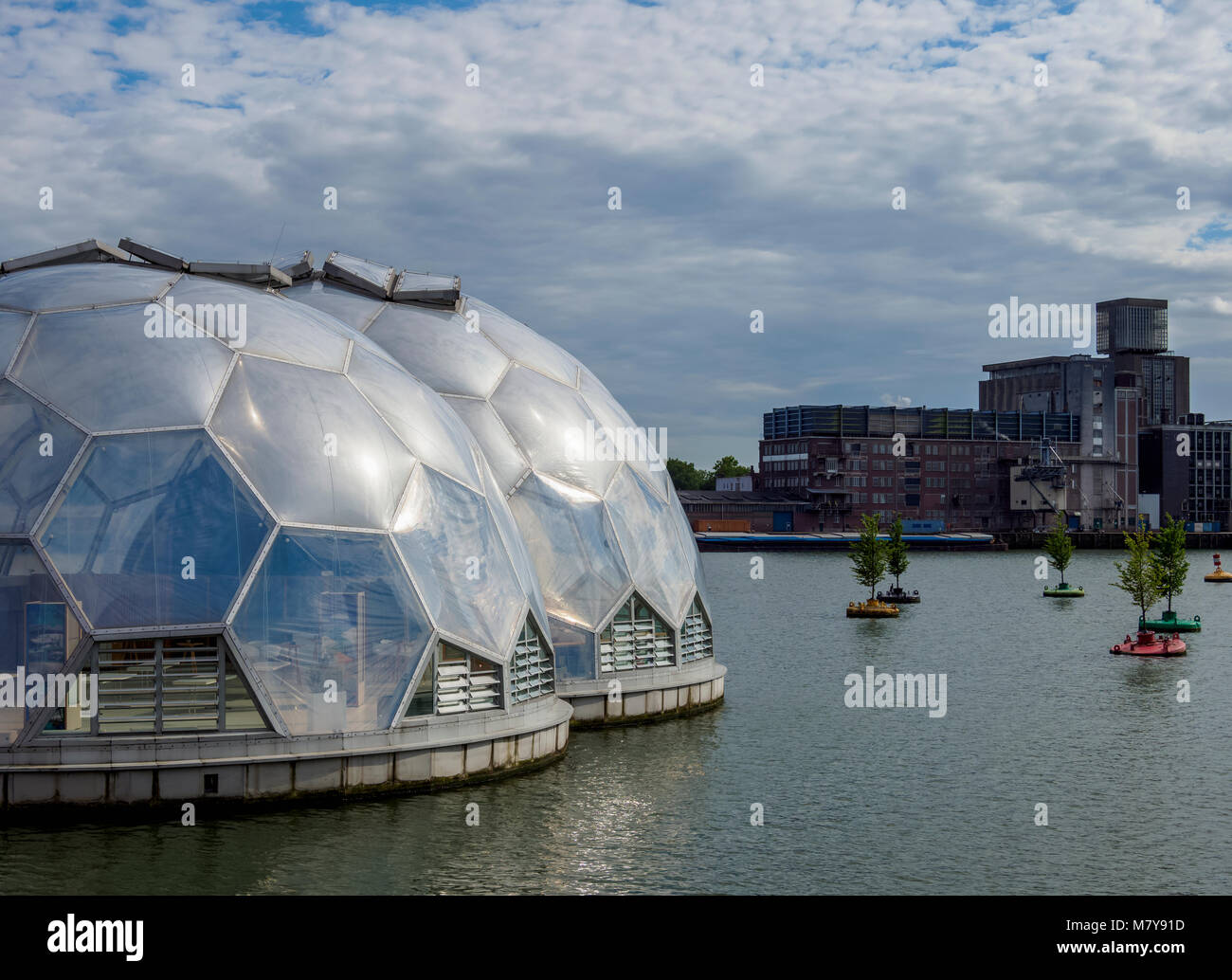 Floating pavilion hi-res stock photography and images - Alamy