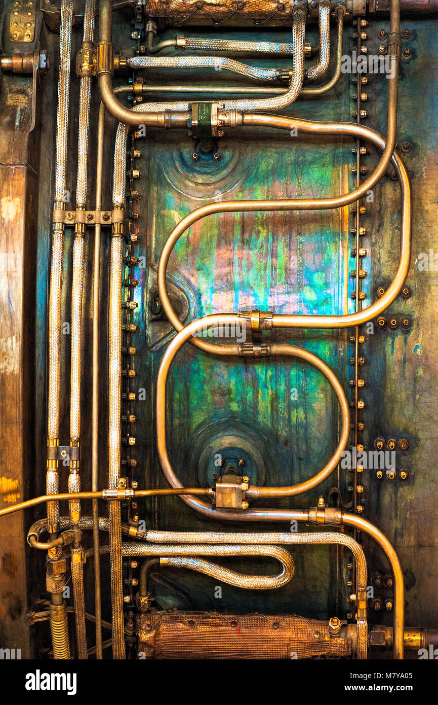 Copper tubing hi-res stock photography and images - Alamy