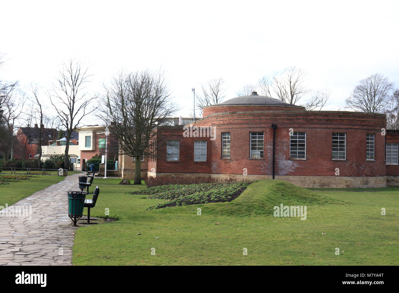 old and new libraries, memorial avenue, Worksop, Notts, UK Stock Photo ...
