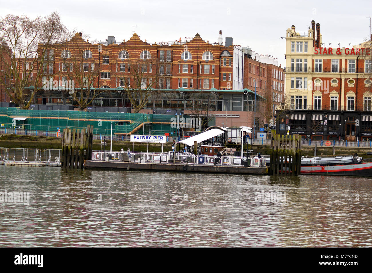 Putney Pier High Resolution Stock Photography and Images - Alamy