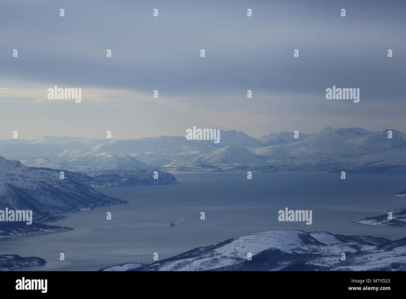 Blue sky and fog hi-res stock photography and images - Alamy