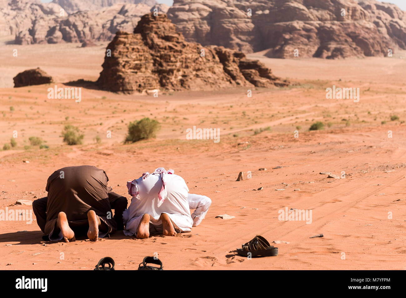 Man bowing hi-res stock photography and images - Alamy