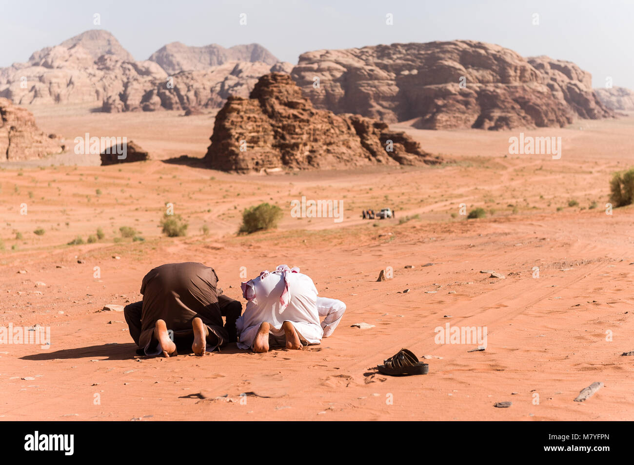 Man bowing hi-res stock photography and images - Alamy
