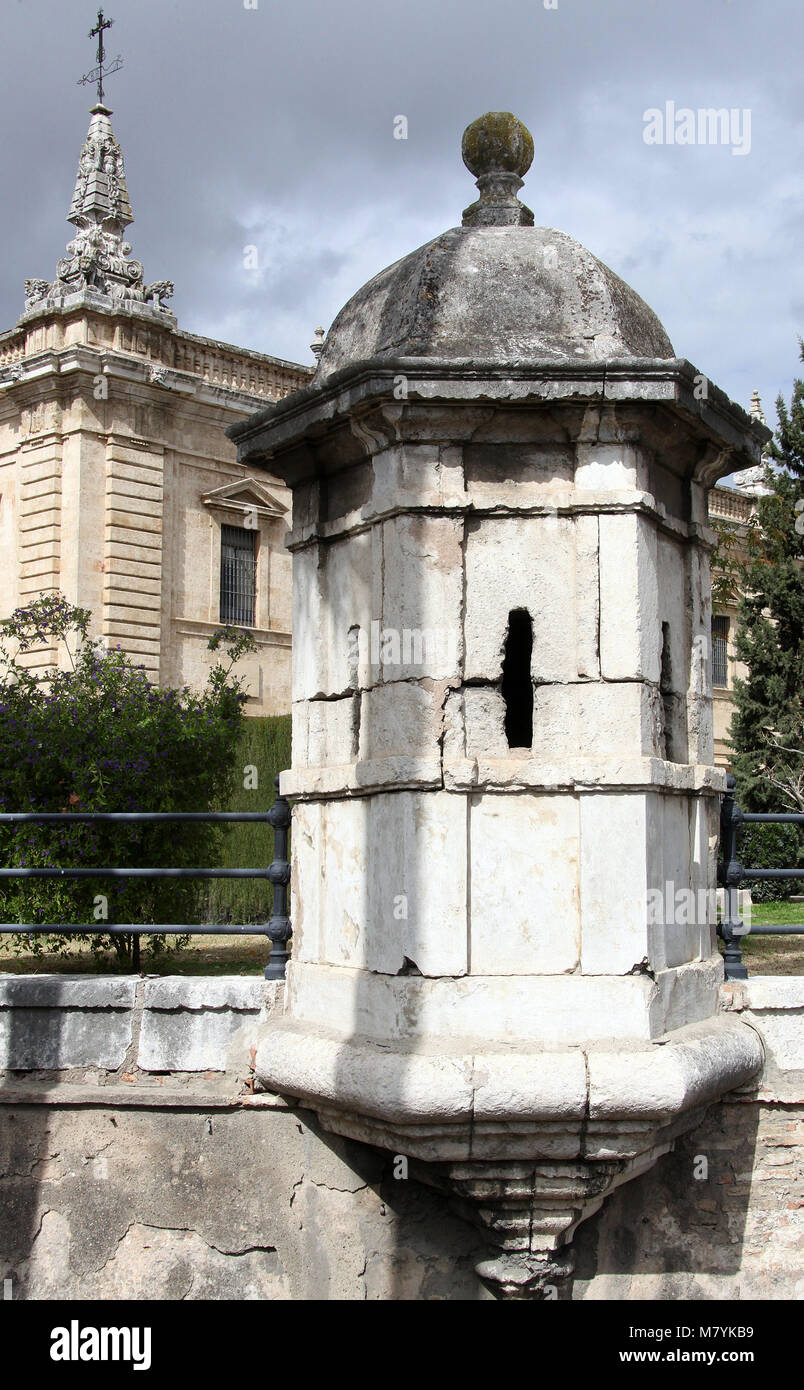 Sentry post hi-res stock photography and images - Alamy