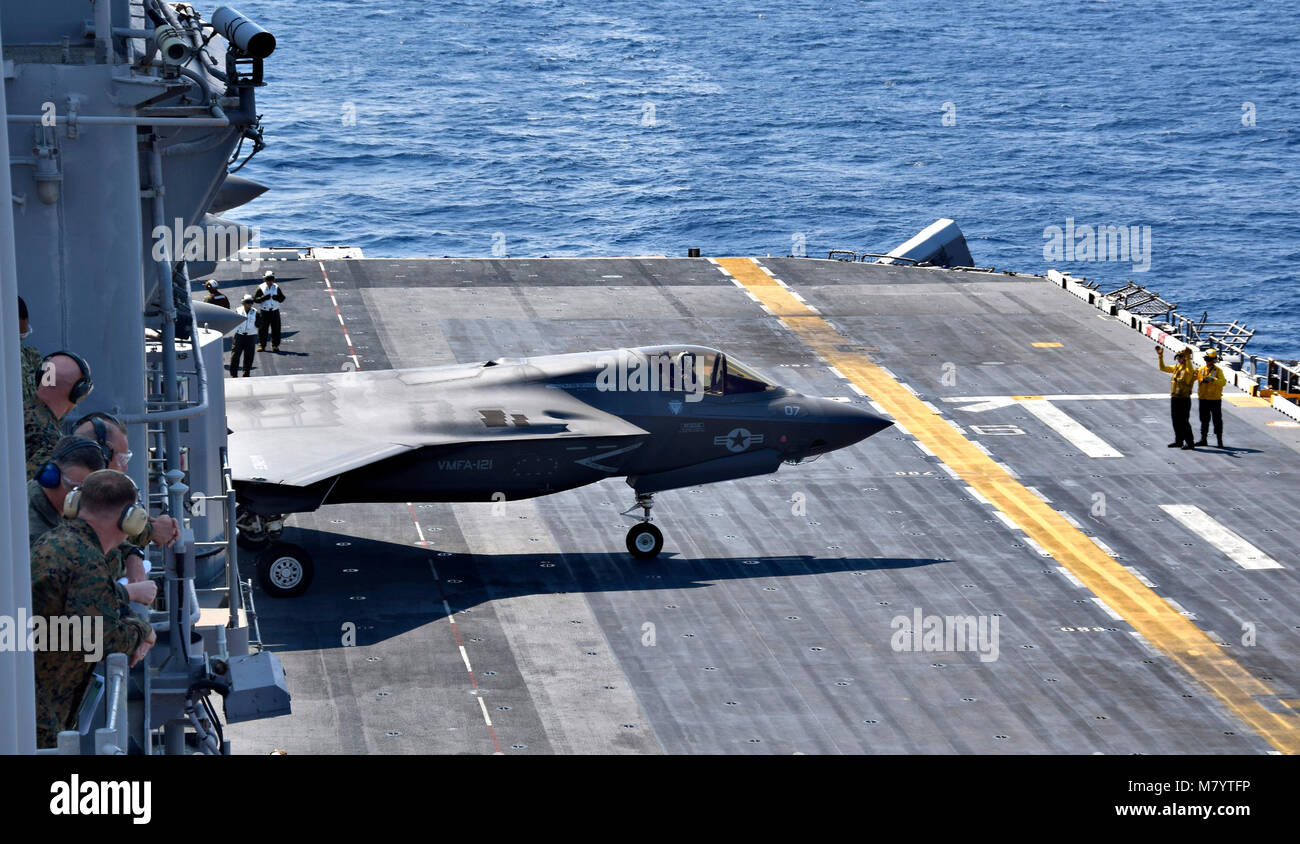 Lt gen lawrence nicholson hi-res stock photography and images - Alamy