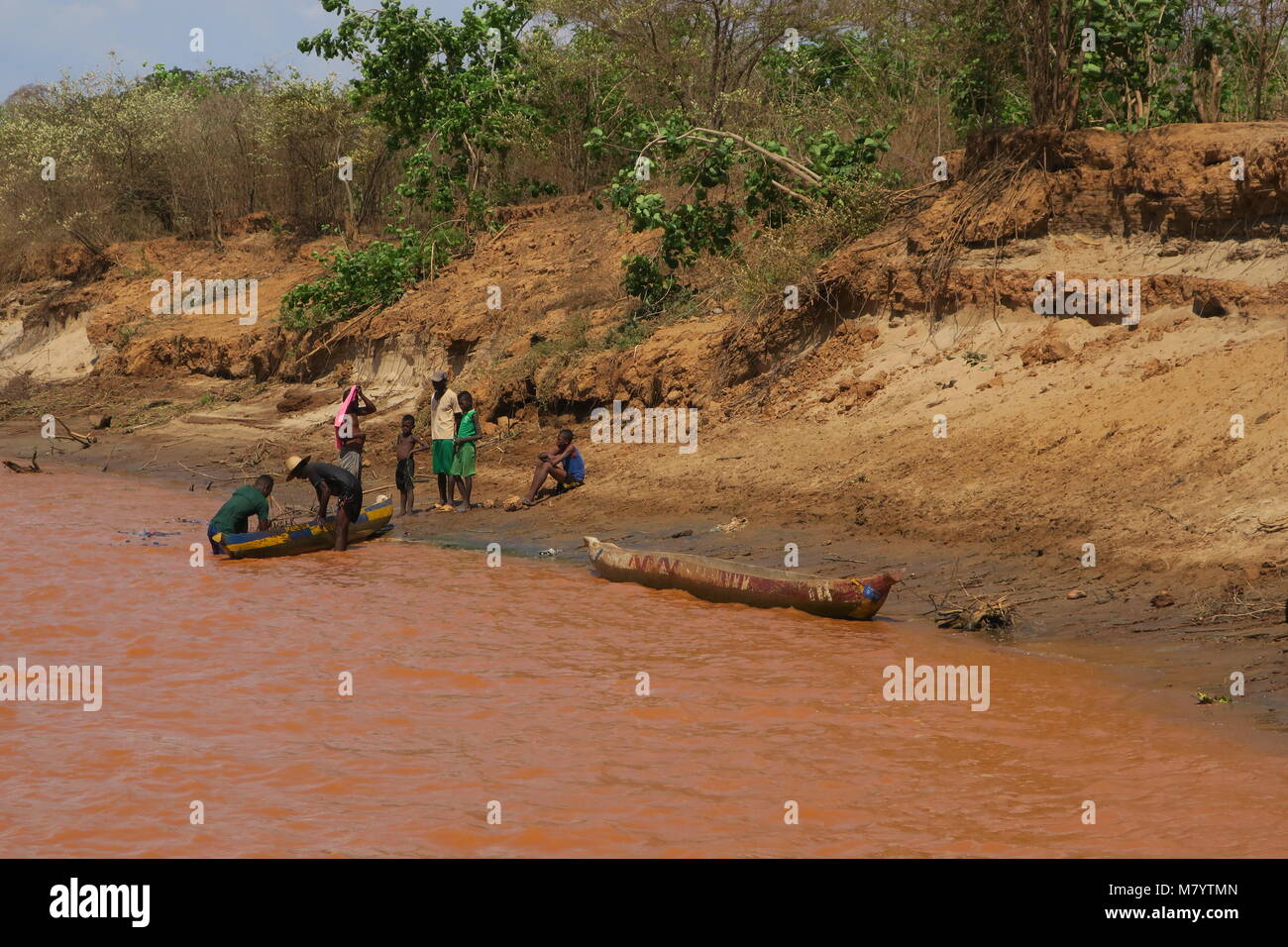 Pirogue, dugout, canoe on Tsiribihina river, Madagascar Stock Photo - Alamy